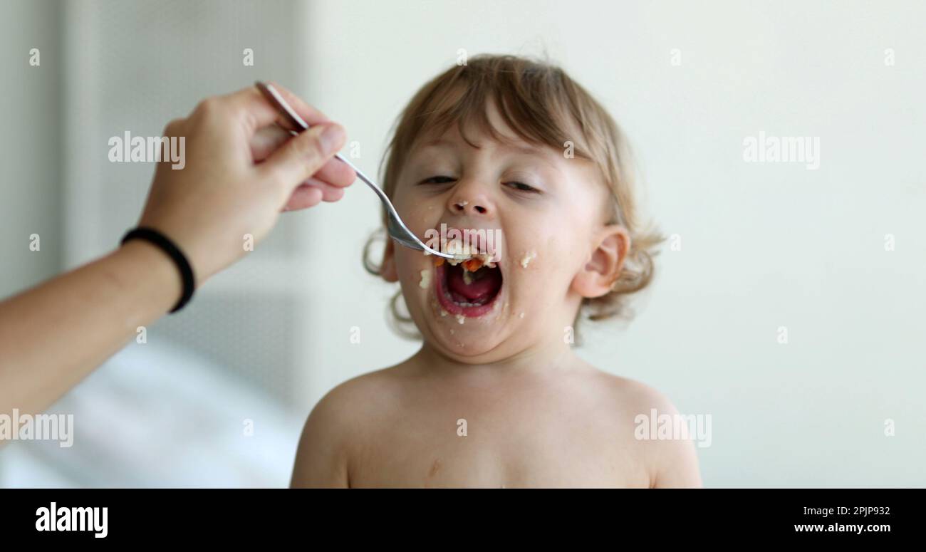 Child wanting food hi-res stock photography and images - Alamy