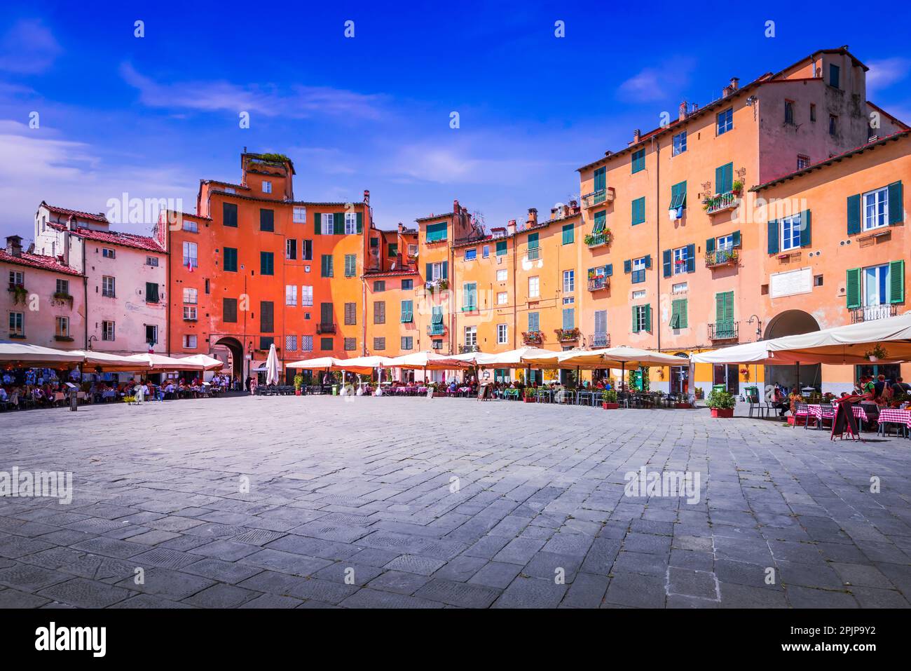 Charming lucca amphitheater square hi-res stock photography and images ...