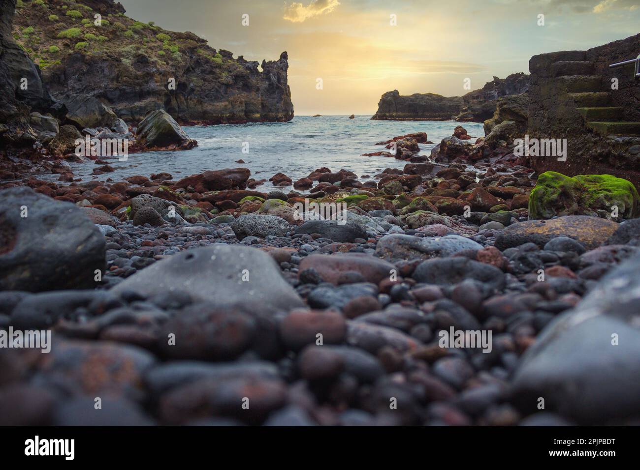 Perched atop sunlit cliffs hi-res stock photography and images - Alamy