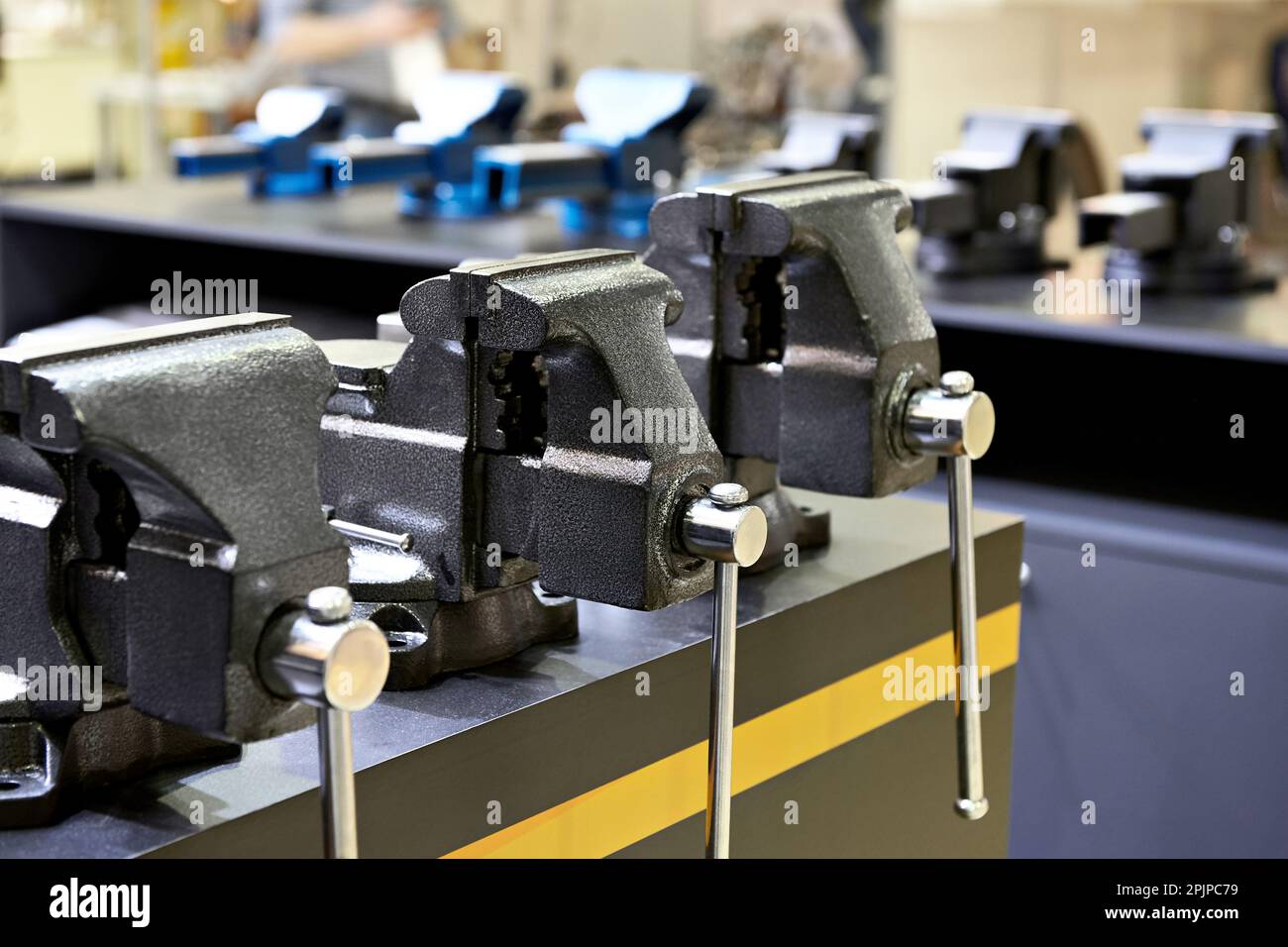 Mechanical equipment in workshop hi-res stock photography and images ...