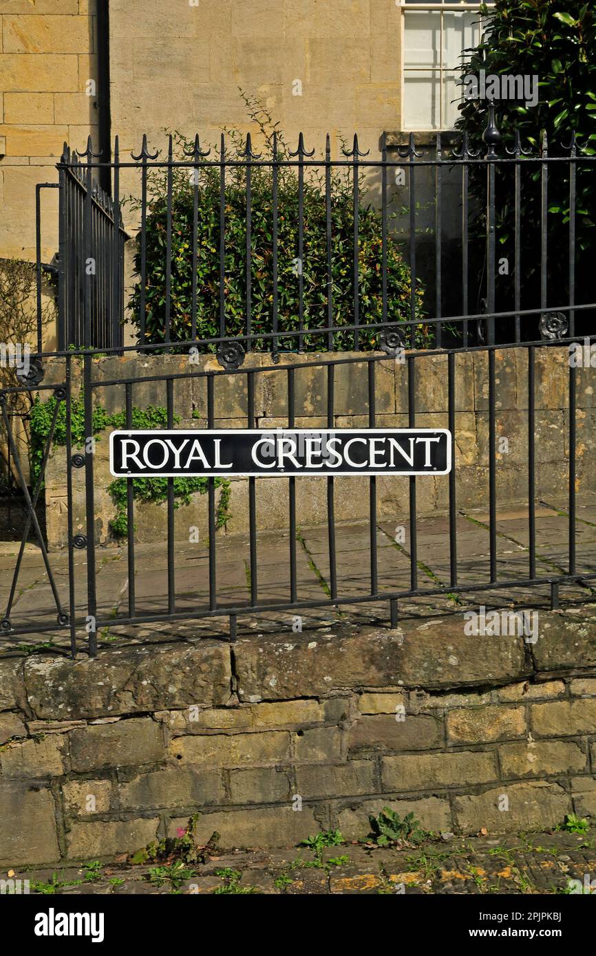 Crescent sign hi-res stock photography and images - Alamy