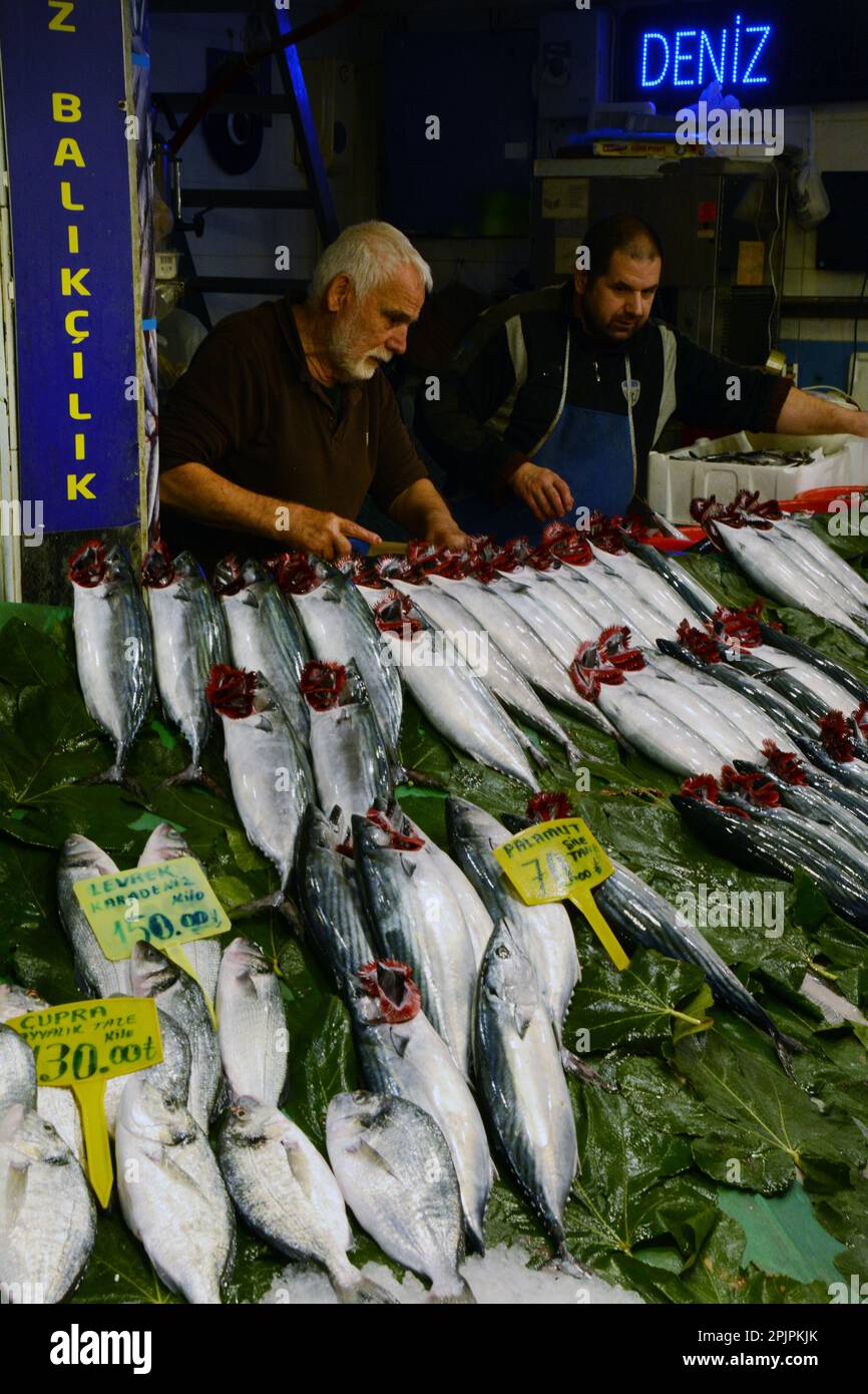 Galata bridge vendors hi-res stock photography and images - Alamy