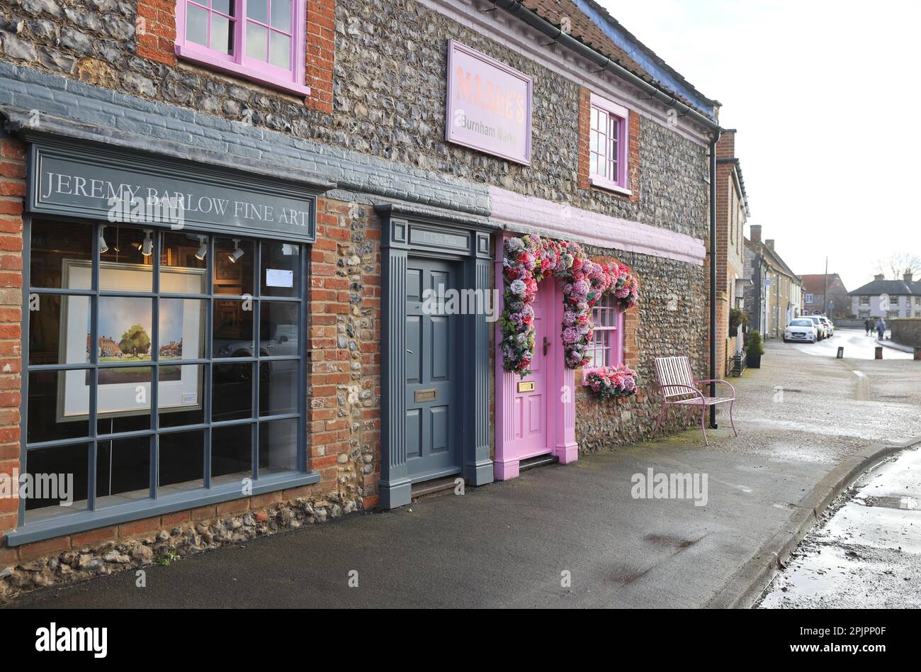 Mable's sweet shop & Jeremy Barlow Fine Art in winter sunshine in ...