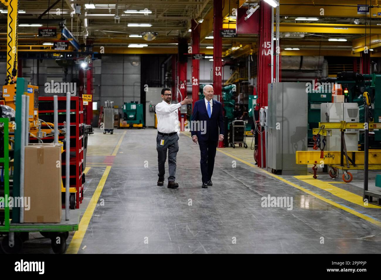 President Joe Biden tours the Cummins Power Generation Facility in ...