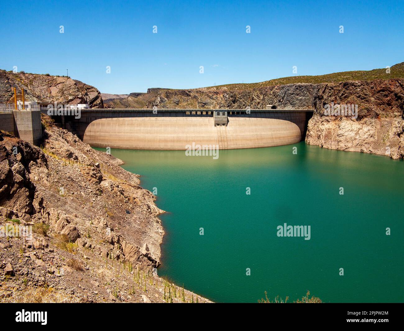 Agua del toro dam hi-res stock photography and images - Alamy