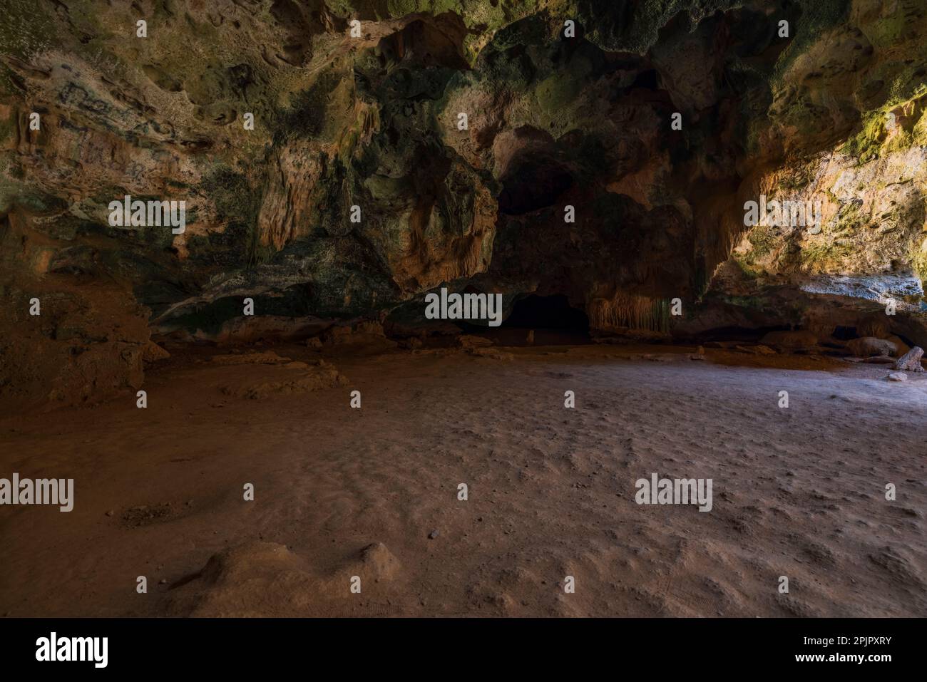 Beautiful inside view of Quadirikiri Caves. Natural backgrounds. Aruba ...