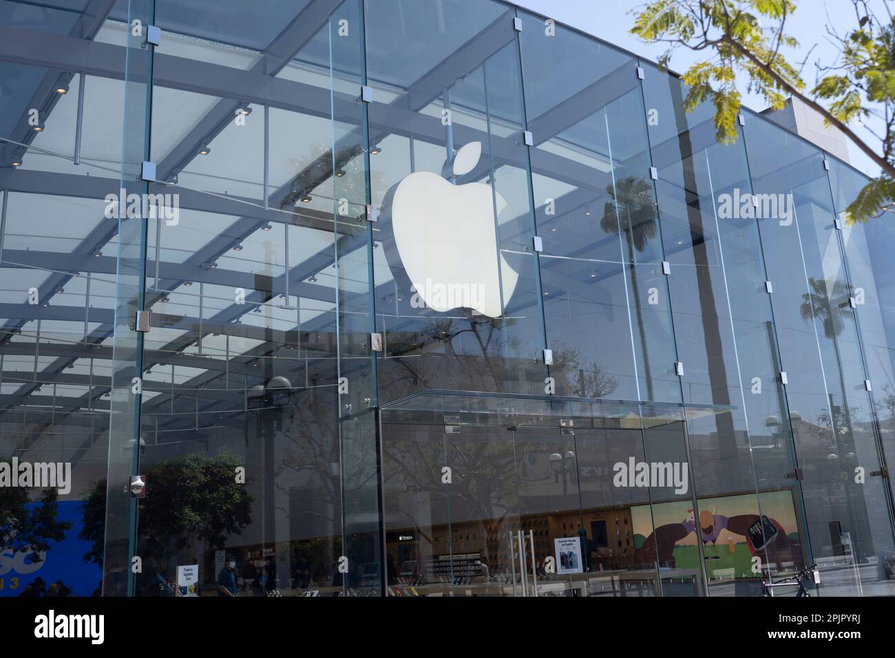 Santa Monica, California, USA. 25th Mar, 2023. An Apple store.The ...
