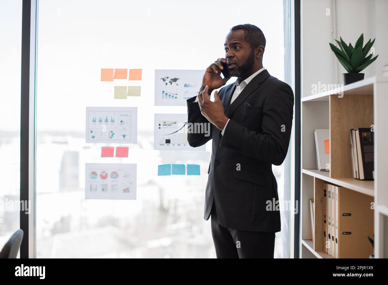 American technology chief executives hi-res stock photography and ...