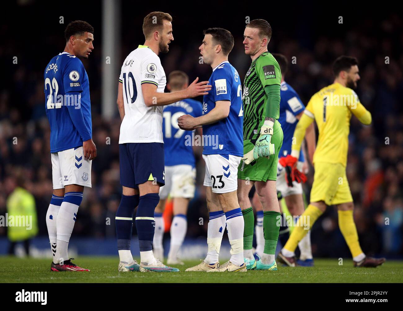 Everton goalkeeper Jordan Pickford and Ben Godfrey look on as Tottenham ...