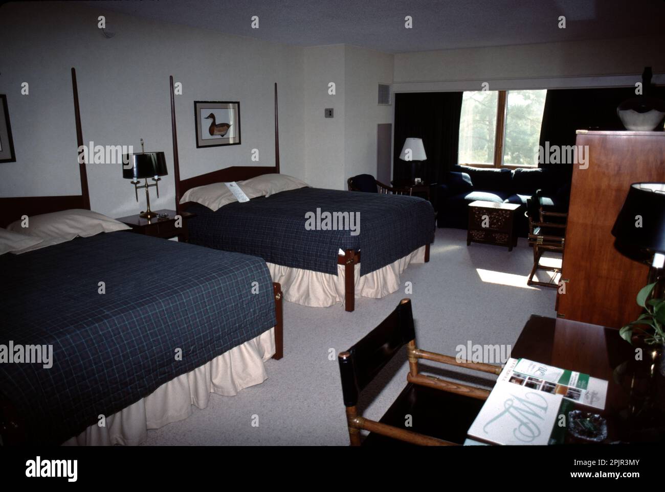 Yosemite National Park, USA 12/1985. Ahwahnee Hotel kitchen, guest ...