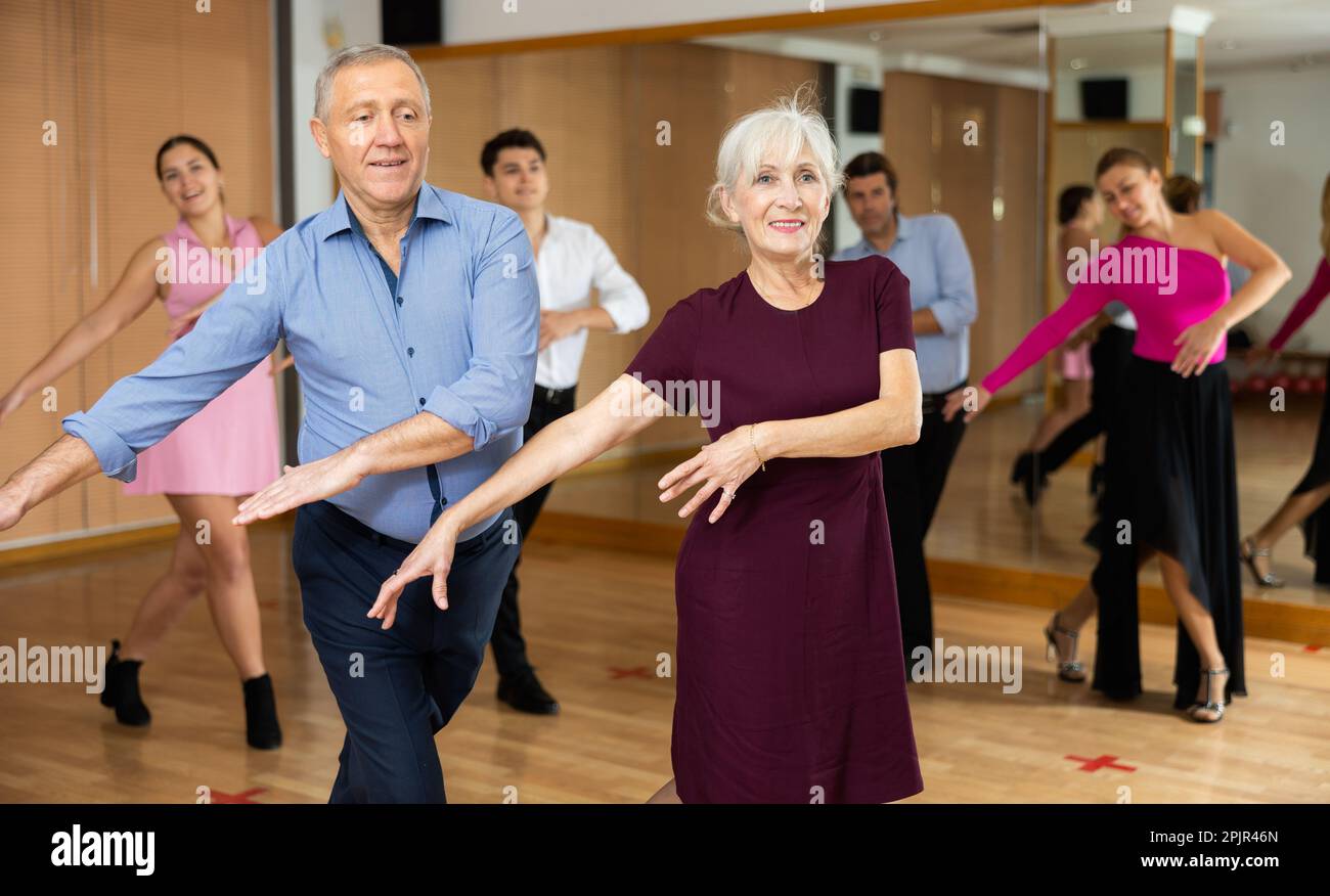 Couple dancing swing dancing hi-res stock photography and images - Alamy