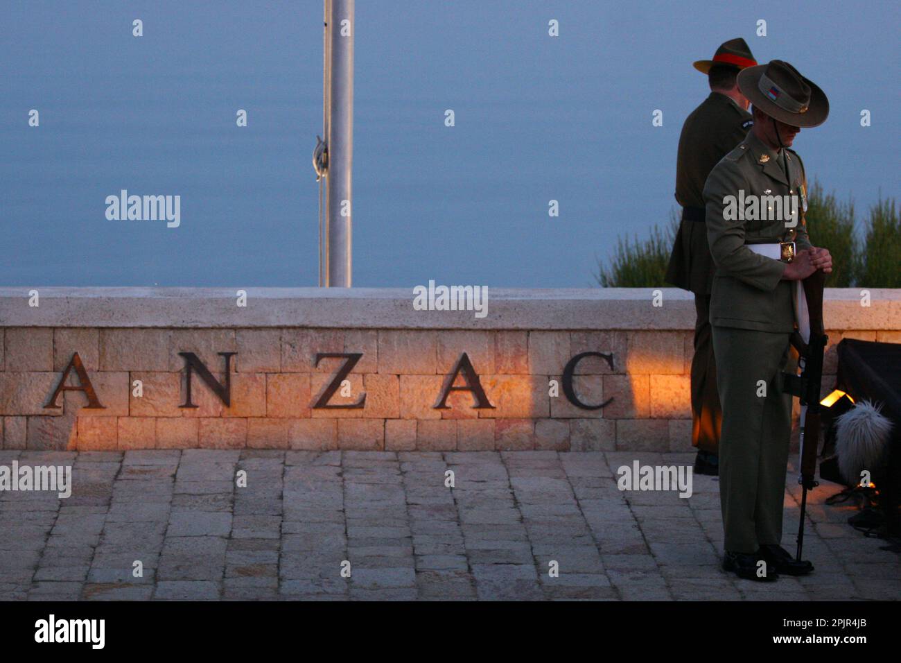 Anzac silhouette hi-res stock photography and images - Alamy