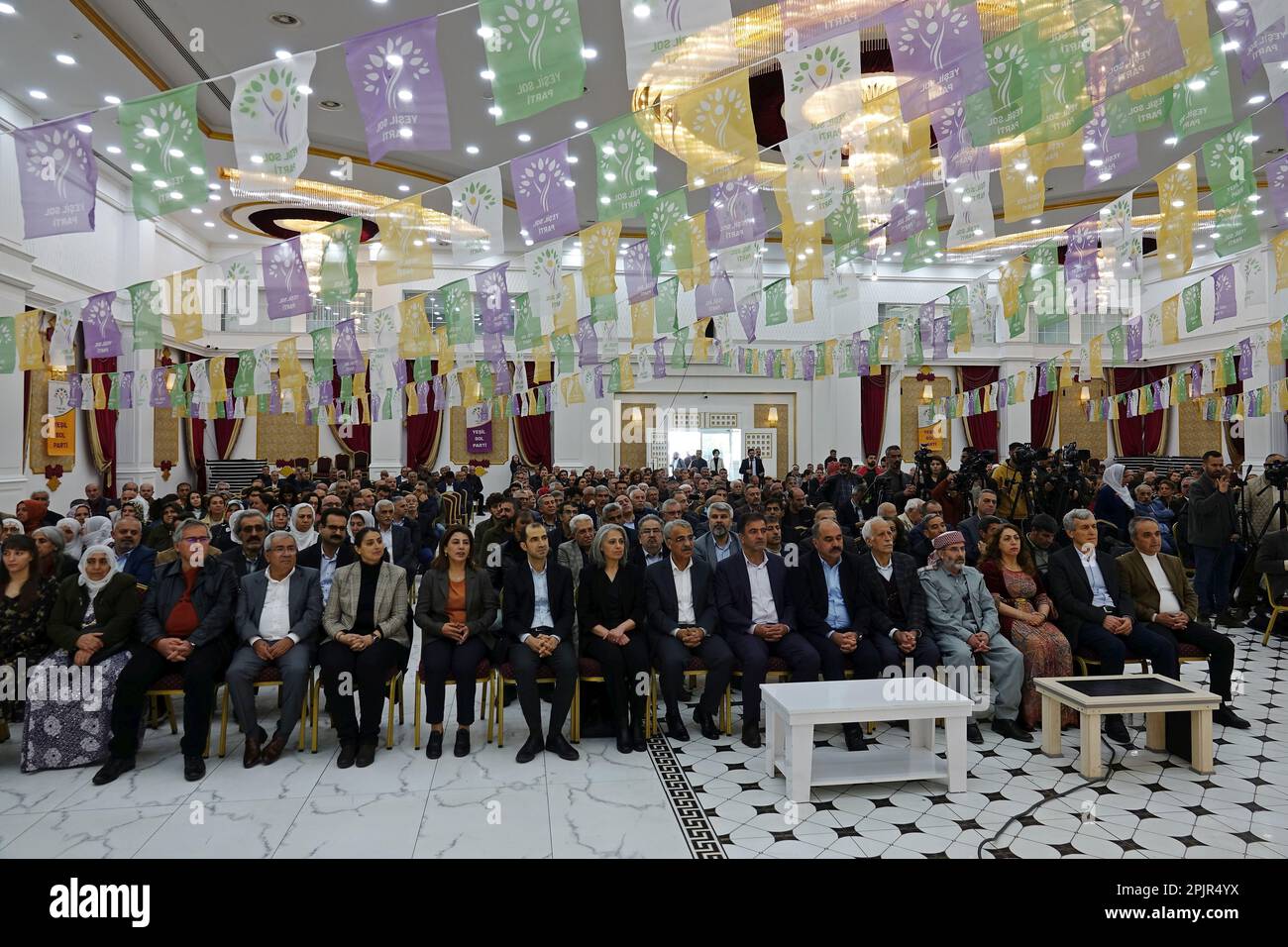 Kurdish parties hi-res stock photography and images - Alamy