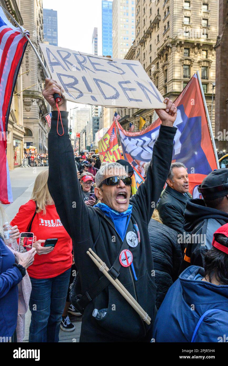New York, USA. 3rd Apr, 2023. Supporters of former US President Donald ...