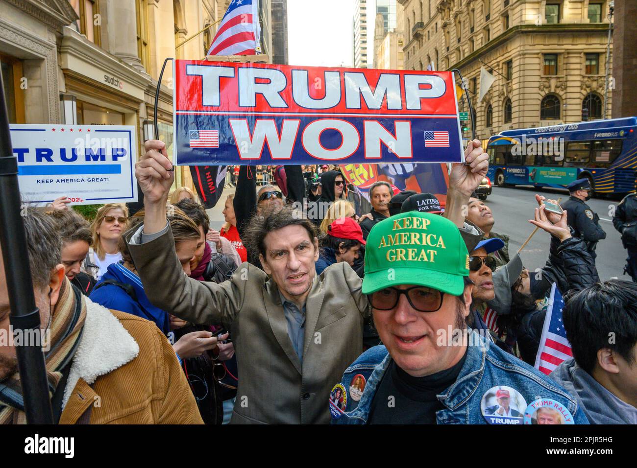 New York, USA. 3rd Apr, 2023. Supporters of former US President Donald ...