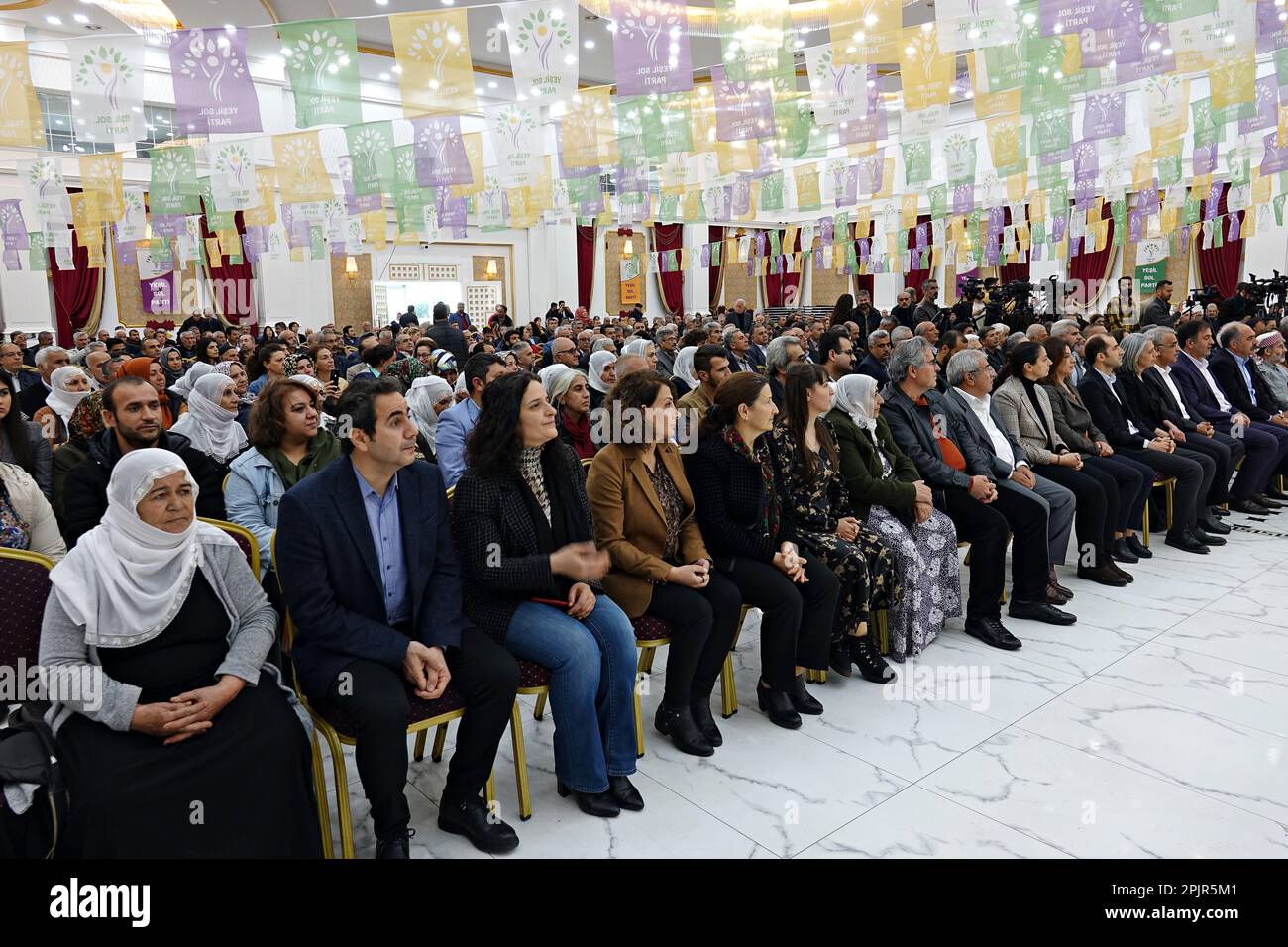 Kurdish parties hi-res stock photography and images - Alamy