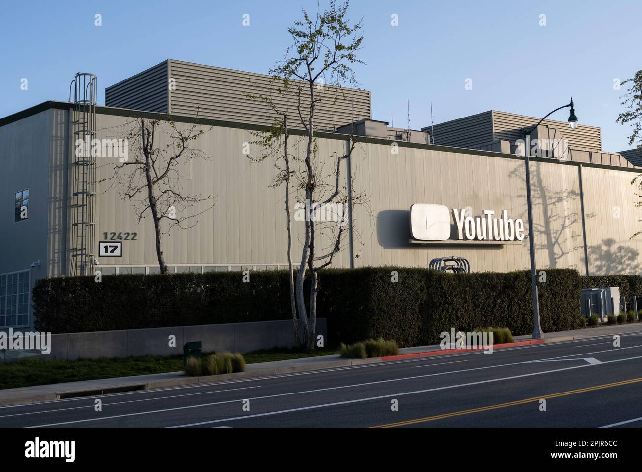 Los Angeles, California, USA. 2nd Apr, 2023. YouTube corporate offices ...