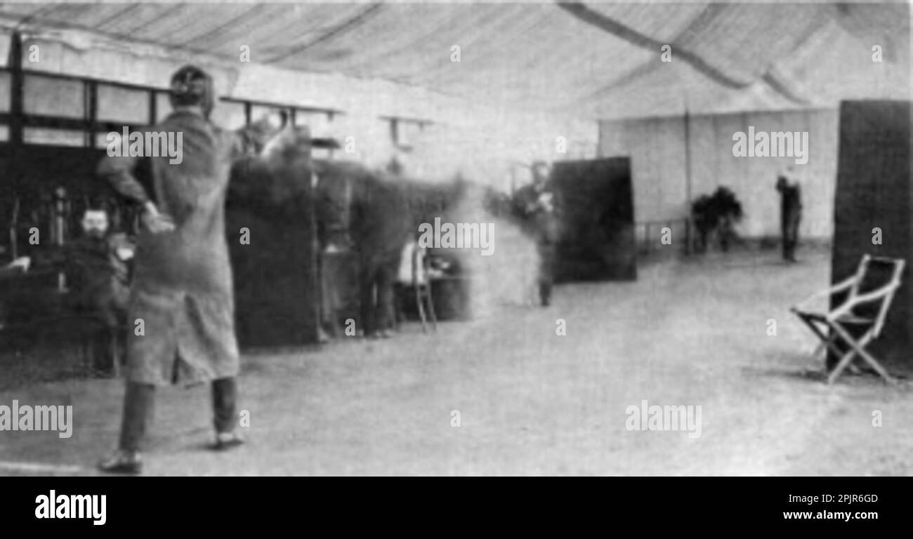 Dueling pistol hi-res stock photography and images - Alamy