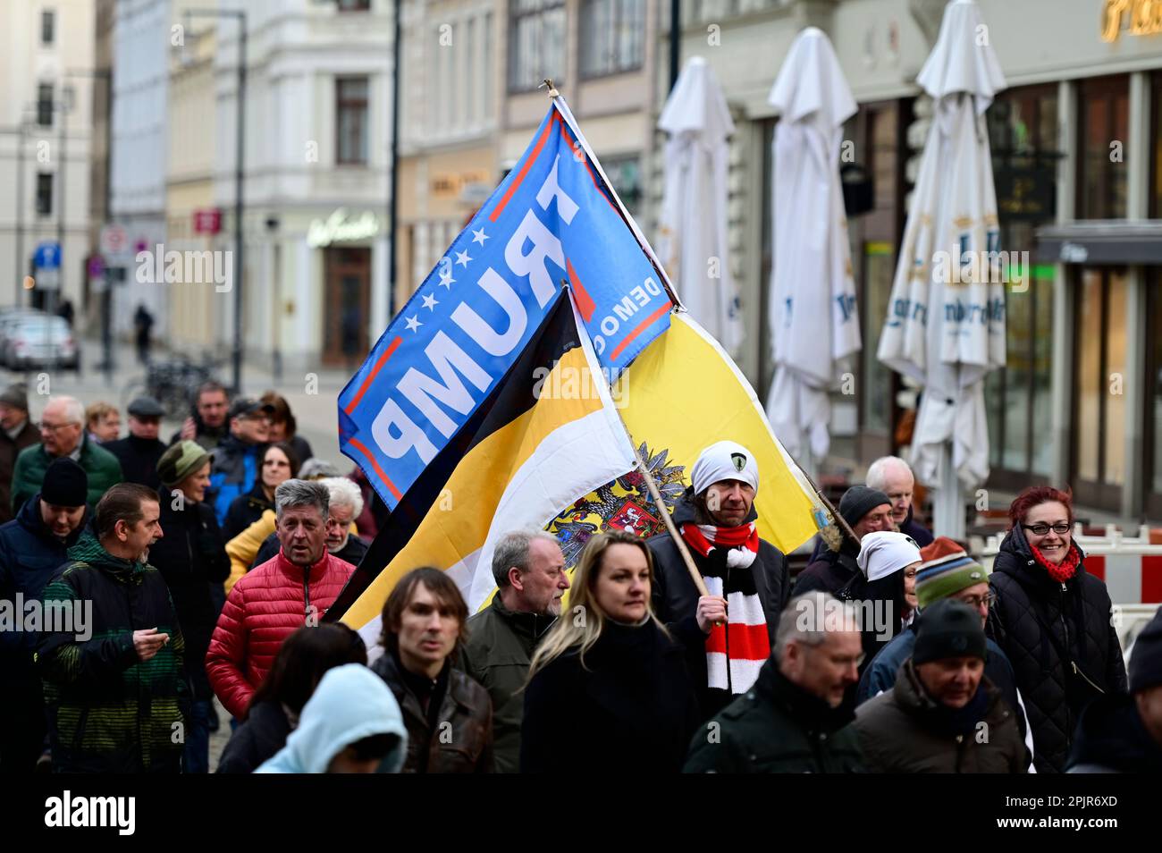 Heute gingen erneut einige hundert Menschen in Görlitz bei der ...