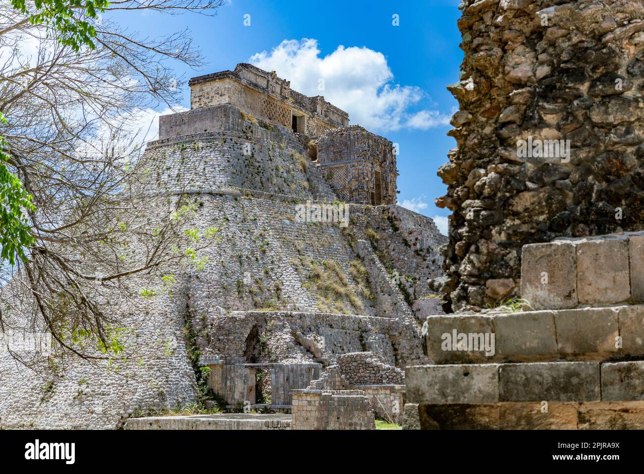 El enano del uxmal hi-res stock photography and images - Alamy