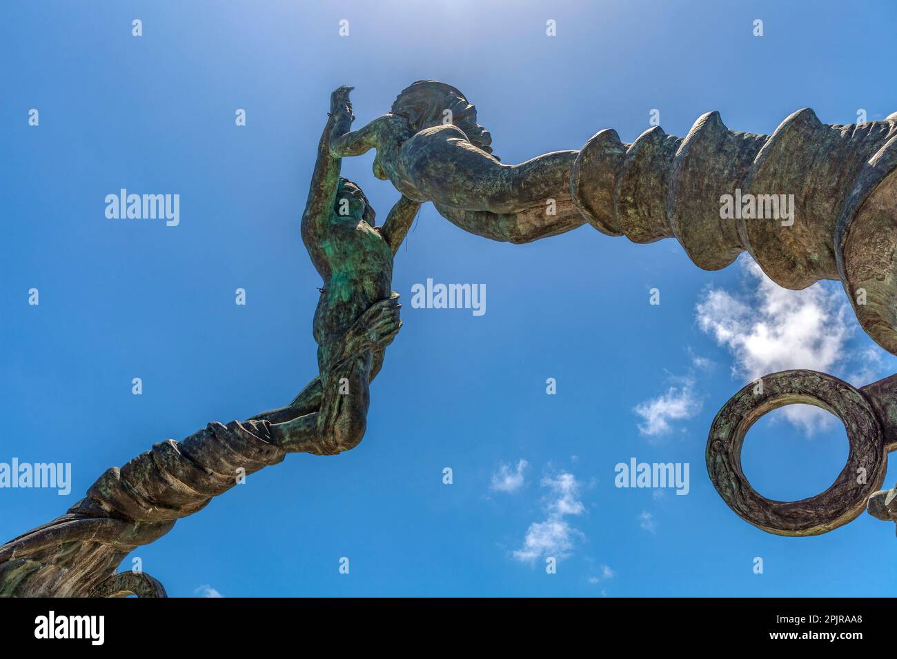 The Portal Maya bronze statue forming an archway entrance to the Parque ...