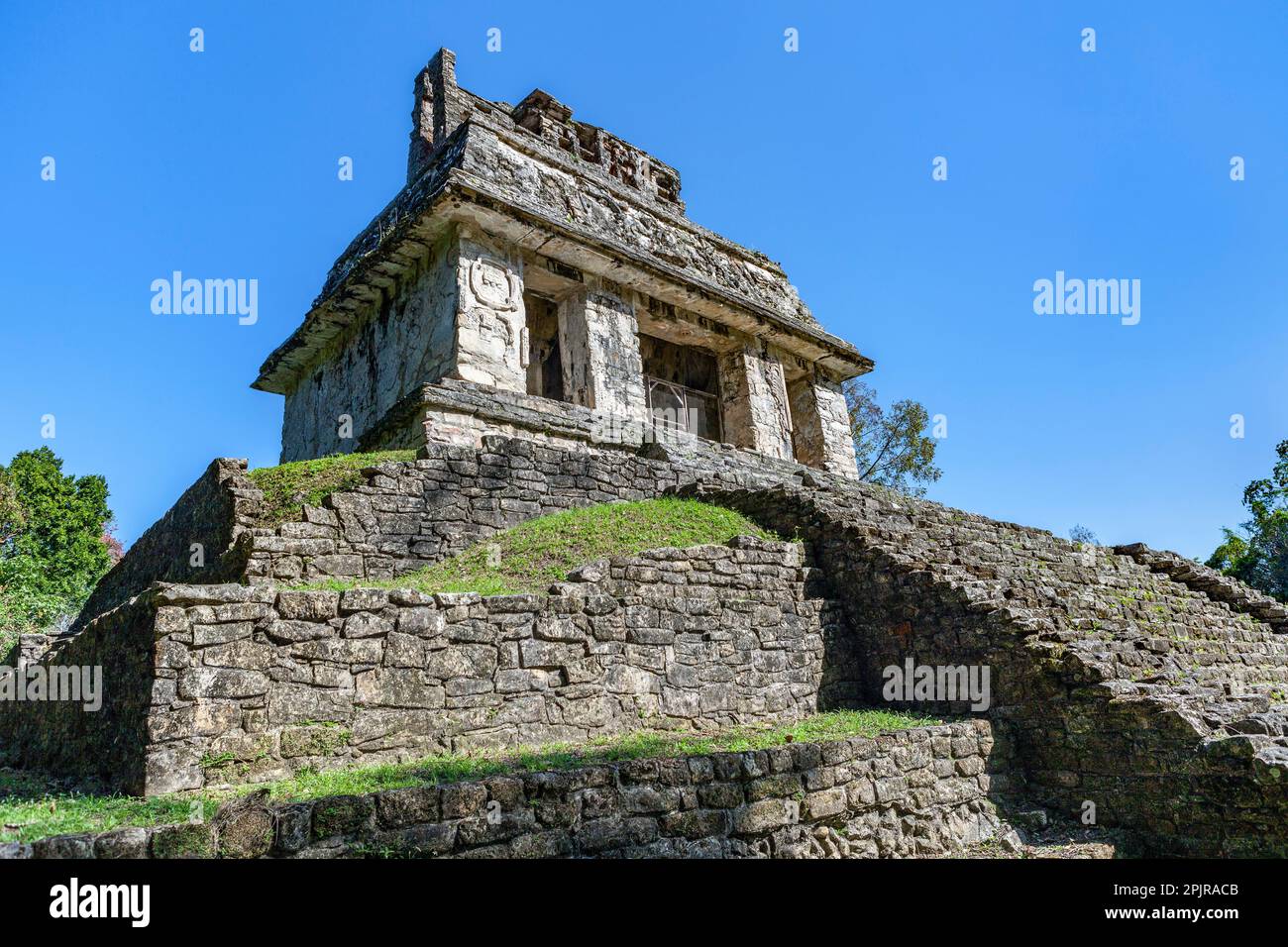 The ancient Mayan Temple of the Sun, Palenque, Chiapas, Yucatán, Mexico ...