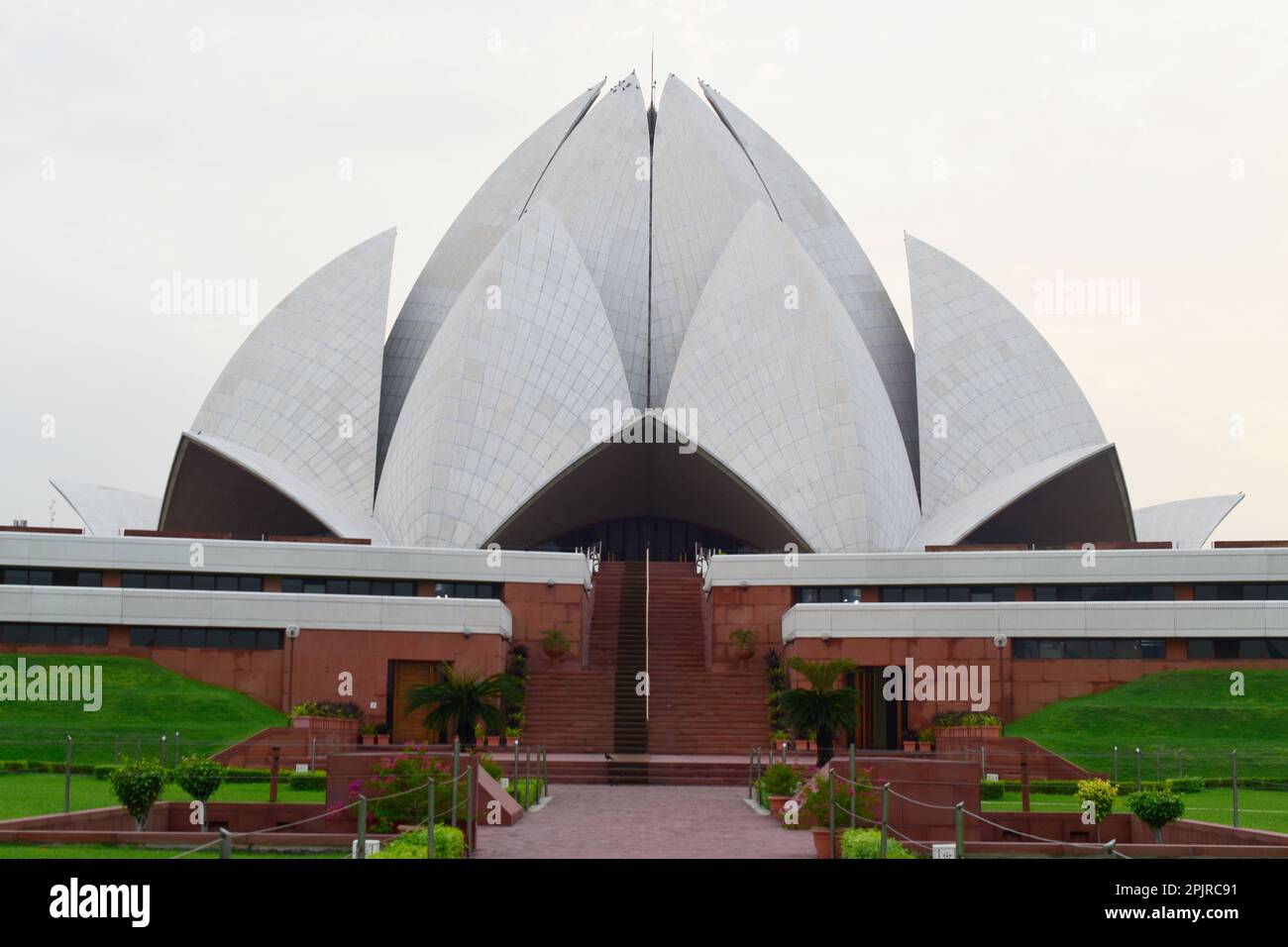 Lotus temple exterior view at new delhi india Stock Photo - Alamy