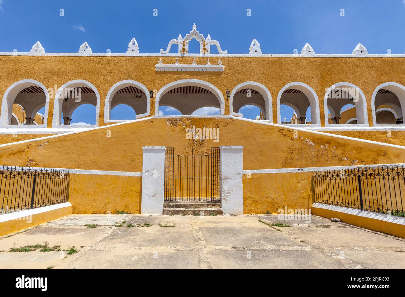 Arches and Atrium of the Monastery of San Antonio de Padua in Izamal ...