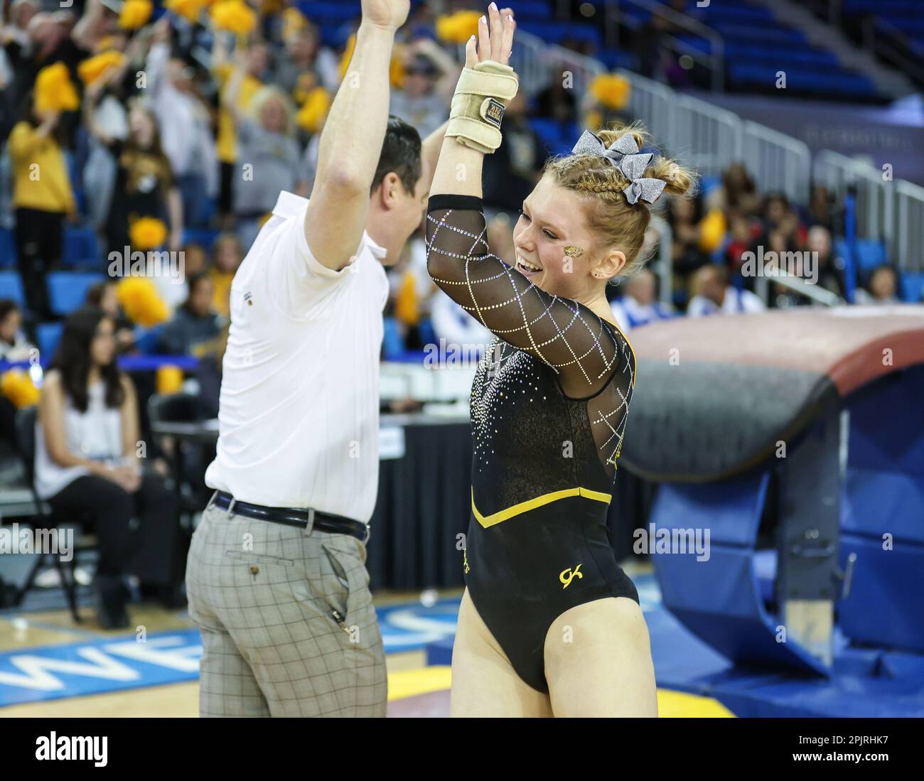Los Angeles, OK, USA. 1st Apr, 2023. Missouri's Sienna Schreiber ...