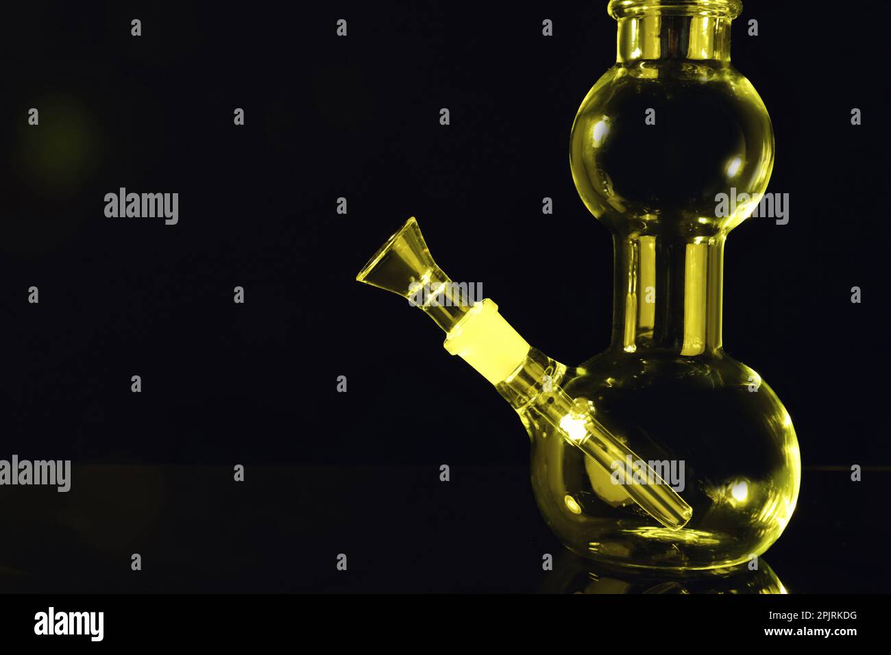 Bubbler bong hi-res stock photography and images - Alamy