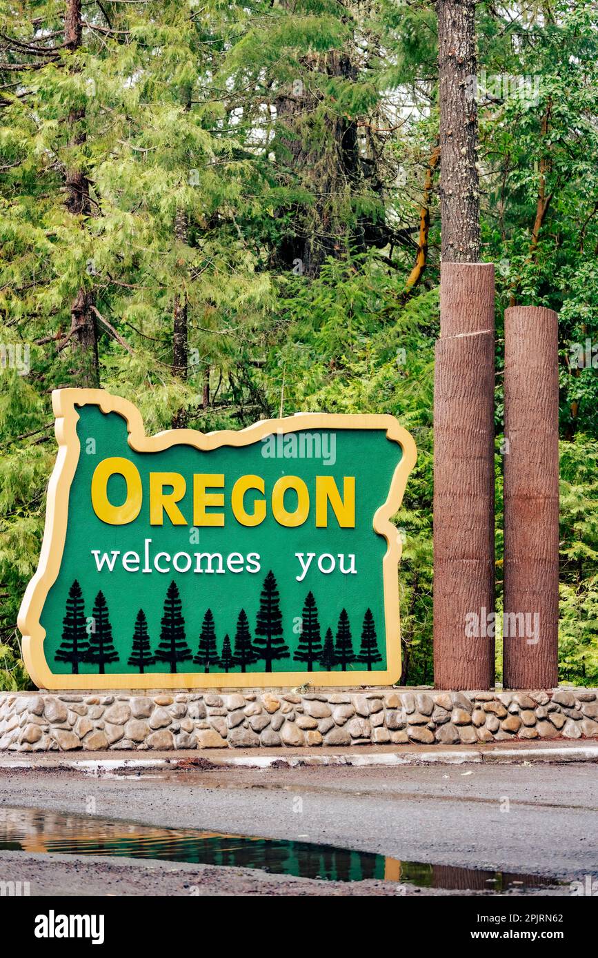 Oregon welcome sign border hi-res stock photography and images - Alamy