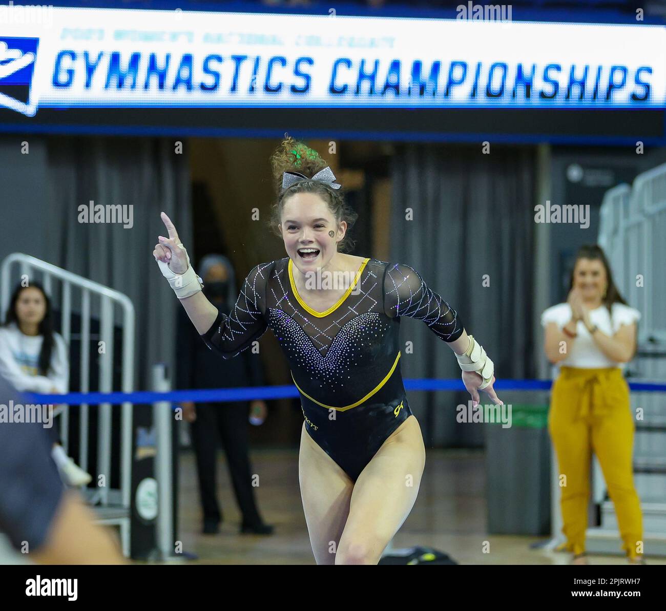 Los Angeles, OK, USA. 1st Apr, 2023. Missouri's Hannah McCrary lands ...