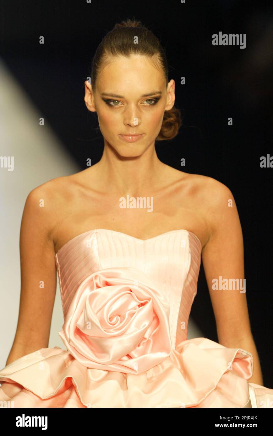 Model The Rosemount Sydney Fashion Festival – Alex Perry - Catwalk ...