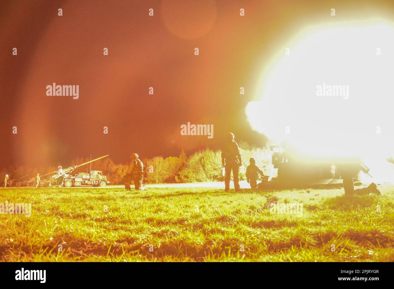 French soldiers assigned to the 93rd Mountain Artillery Regiment ...