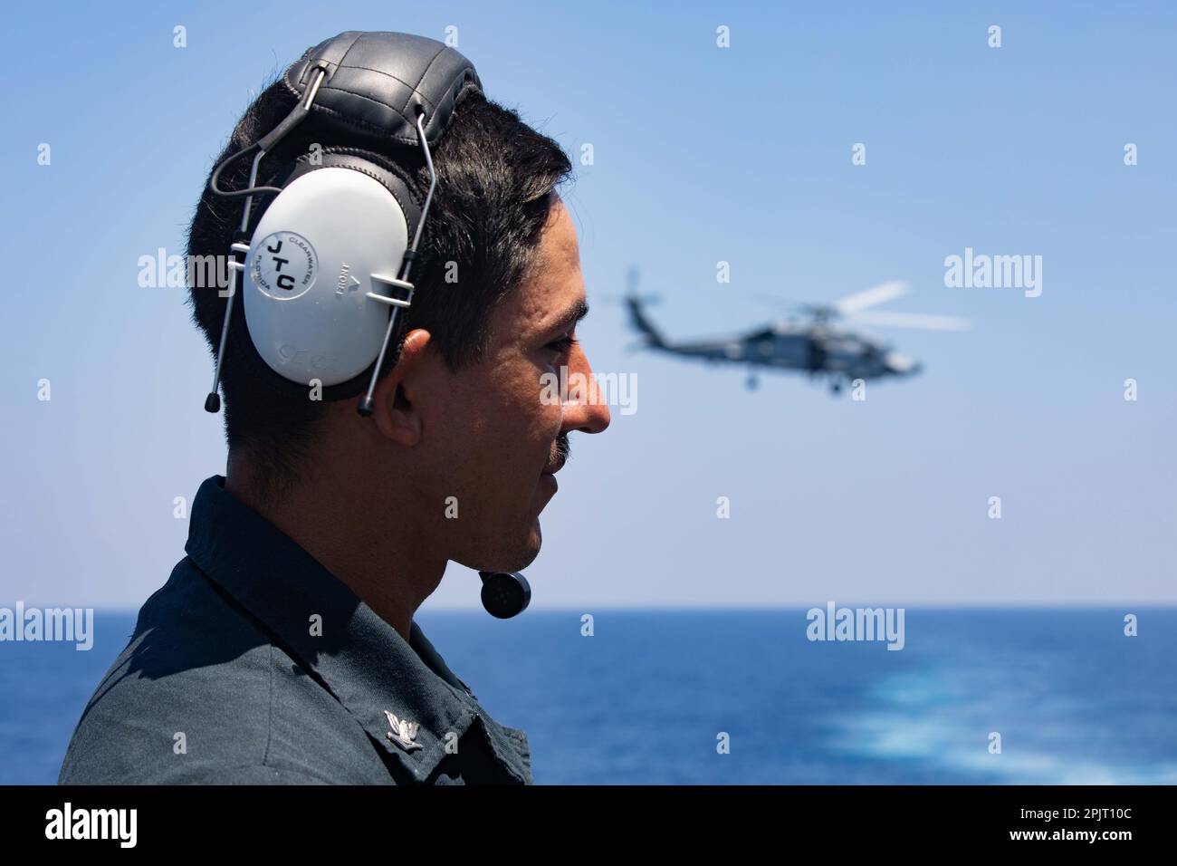 Commander destroyer squadron 40 hi-res stock photography and images - Alamy