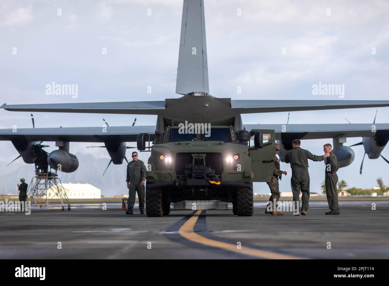 U.S. Marines with Marine Wing Support Squadron 174 and Marine Aerial ...