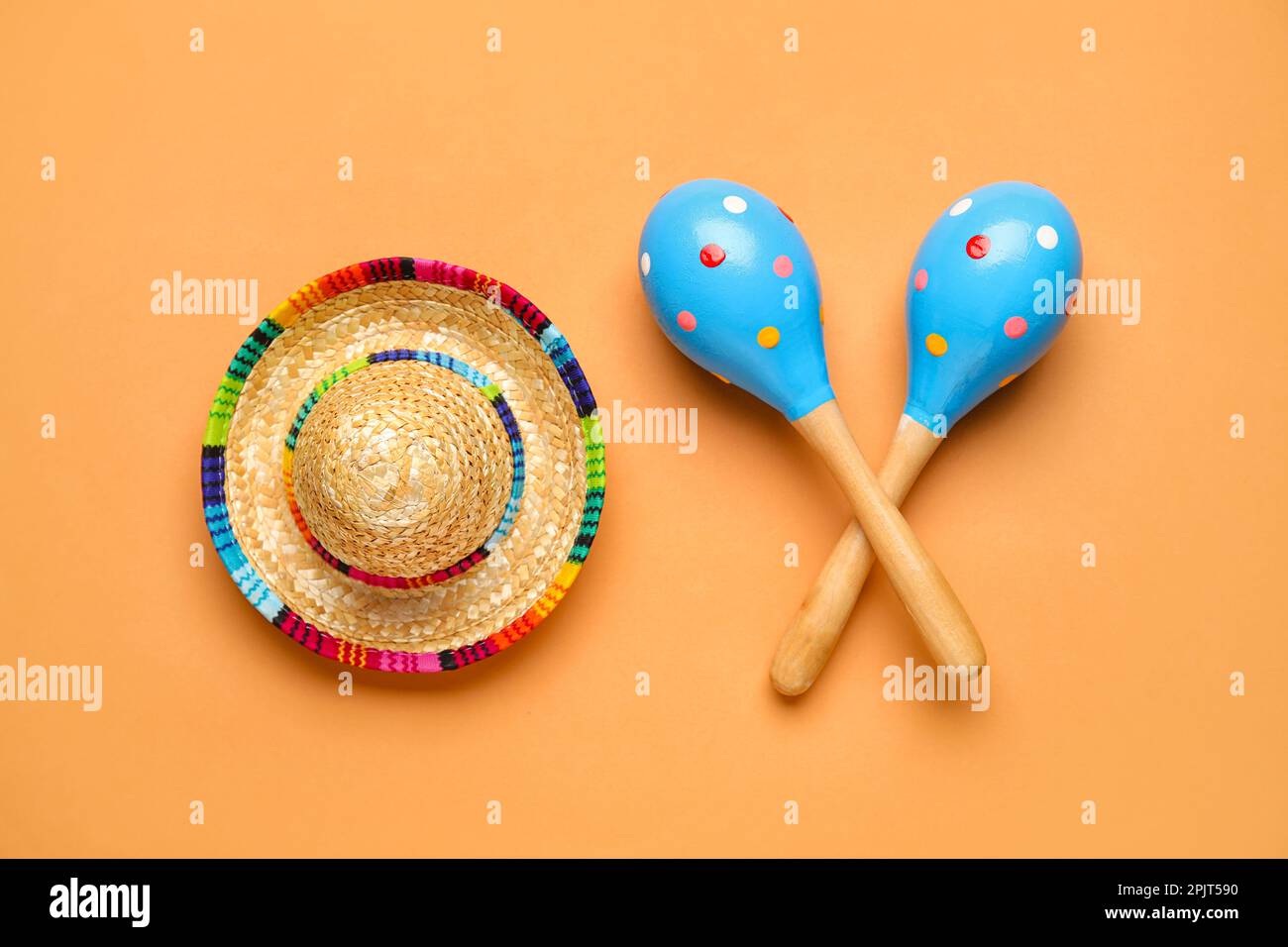 Mexican maracas sombrero hat hi-res stock photography and images - Alamy
