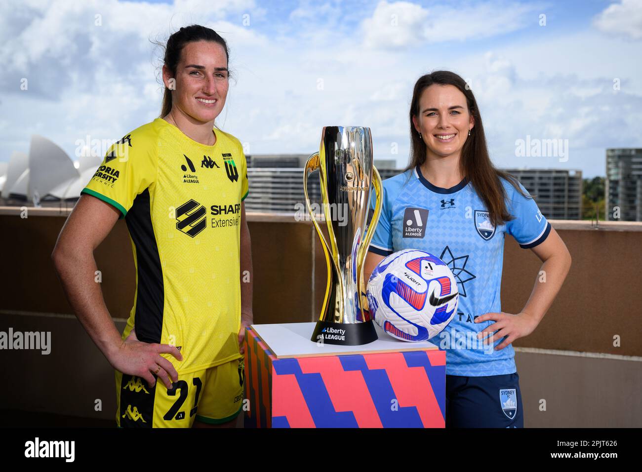 Hillary Beall of Western United and Natalie Tobin of Sydney FC pose for ...