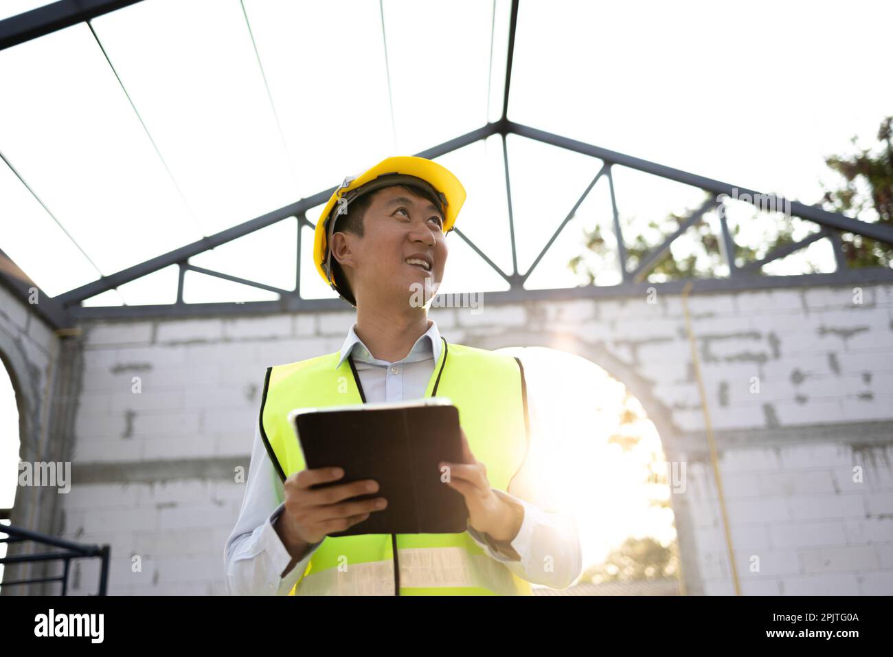 Chinese civil engineer hi-res stock photography and images - Alamy