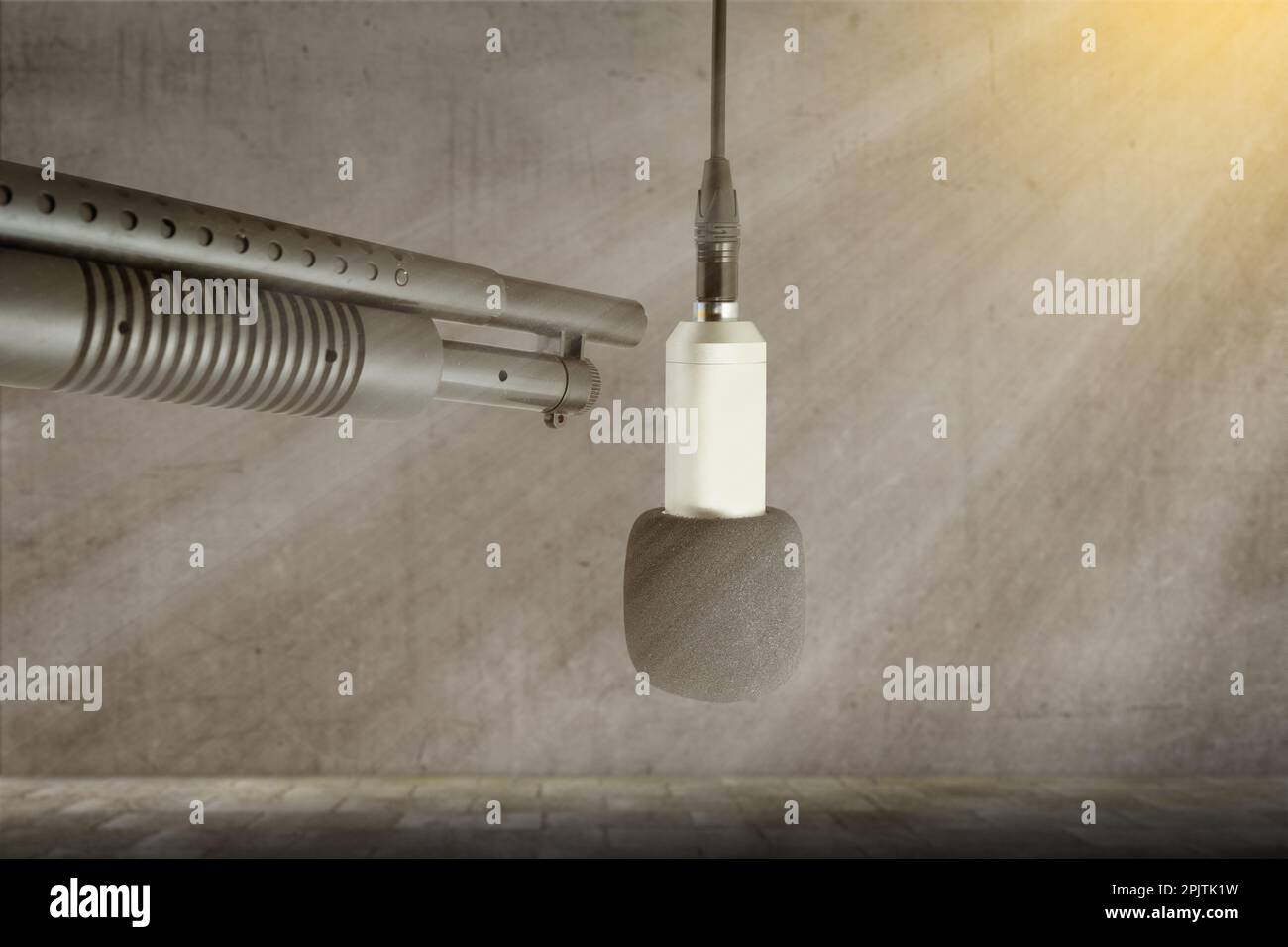 Microphone gun hi-res stock photography and images - Alamy