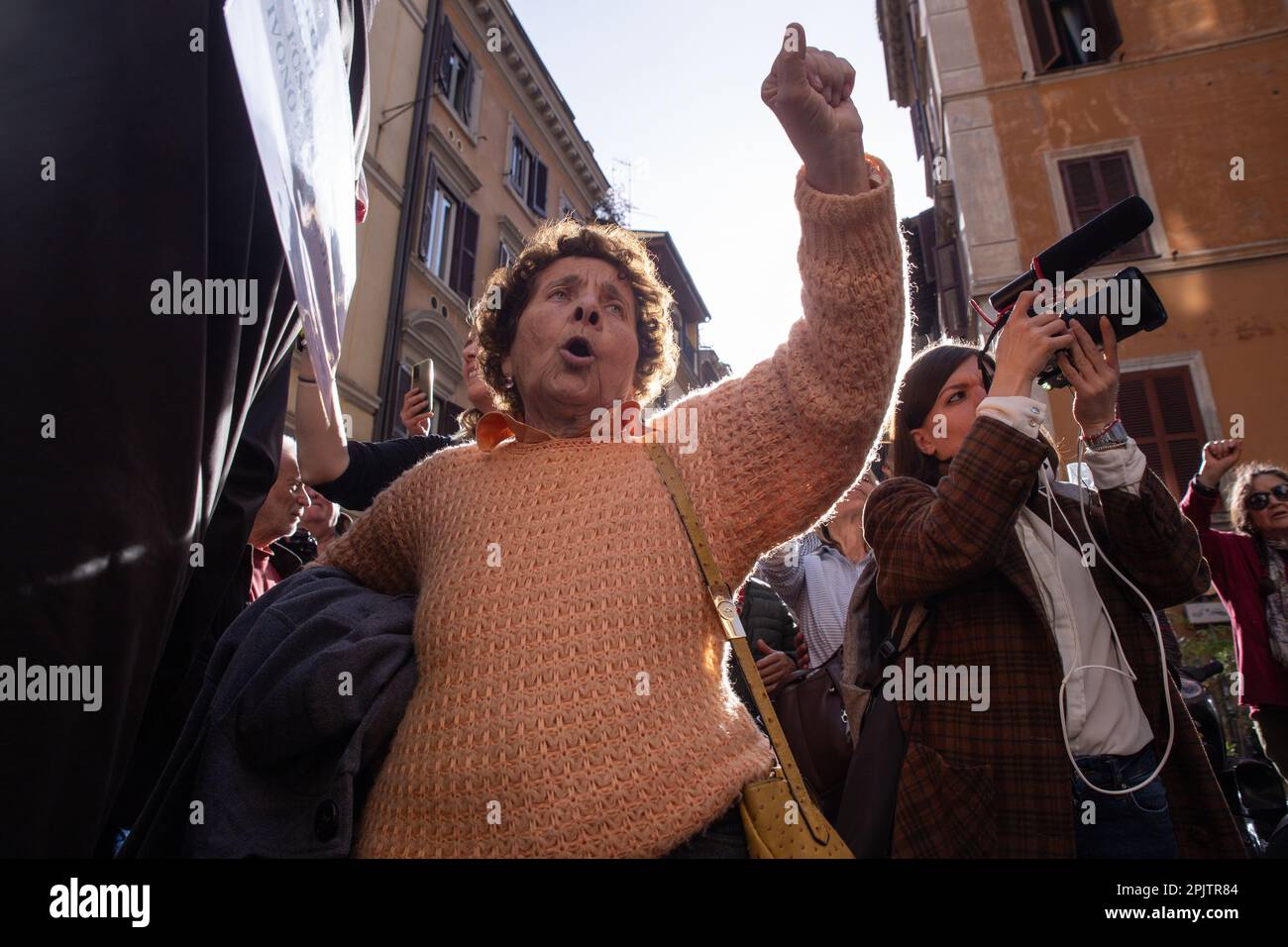 Bella ciao song hi-res stock photography and images - Alamy