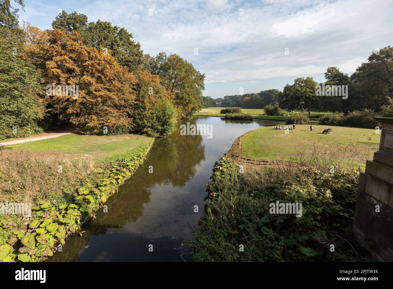 Emmasee lake by Melchers bridge in historic 19th century Burgerpark ...