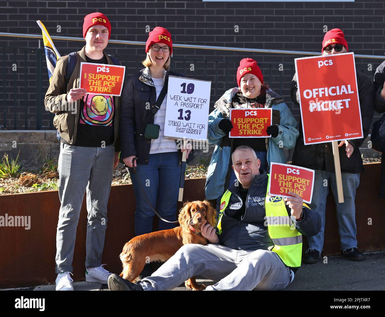 Weeks of strikes hi-res stock photography and images - Alamy