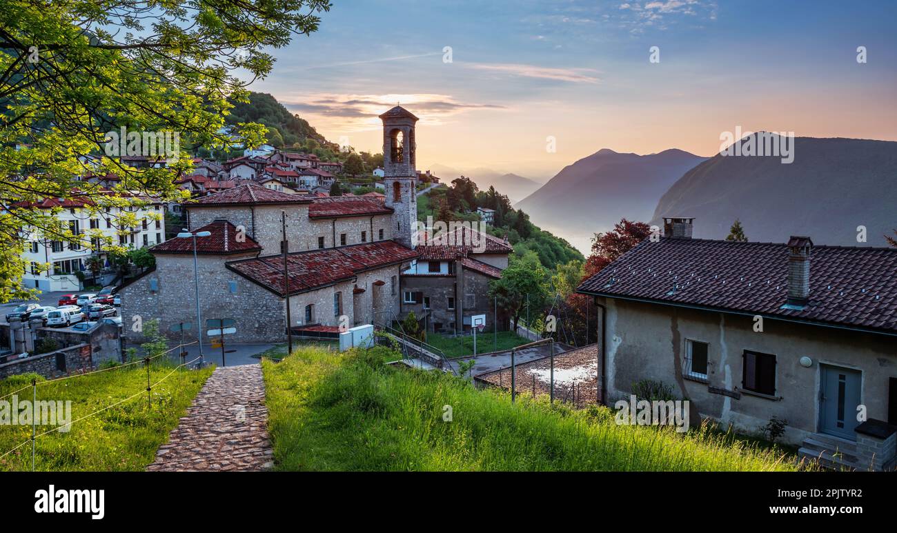 Situated on slope hi-res stock photography and images - Alamy