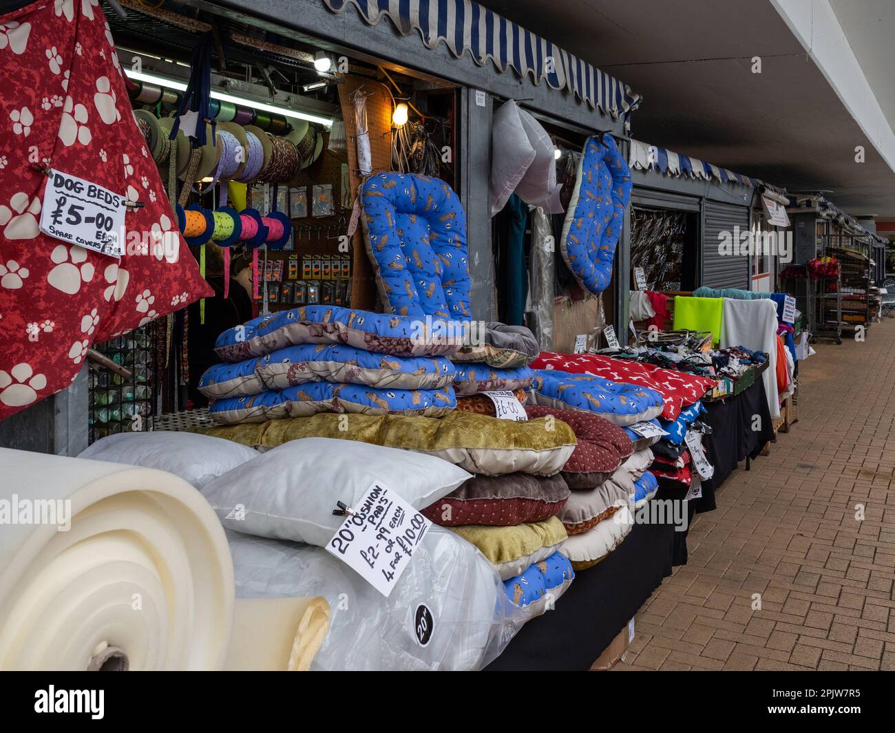 Stall on the open air market, Midsummer Boulevard, Milton Keynes, UK Stock Photo - Alamy