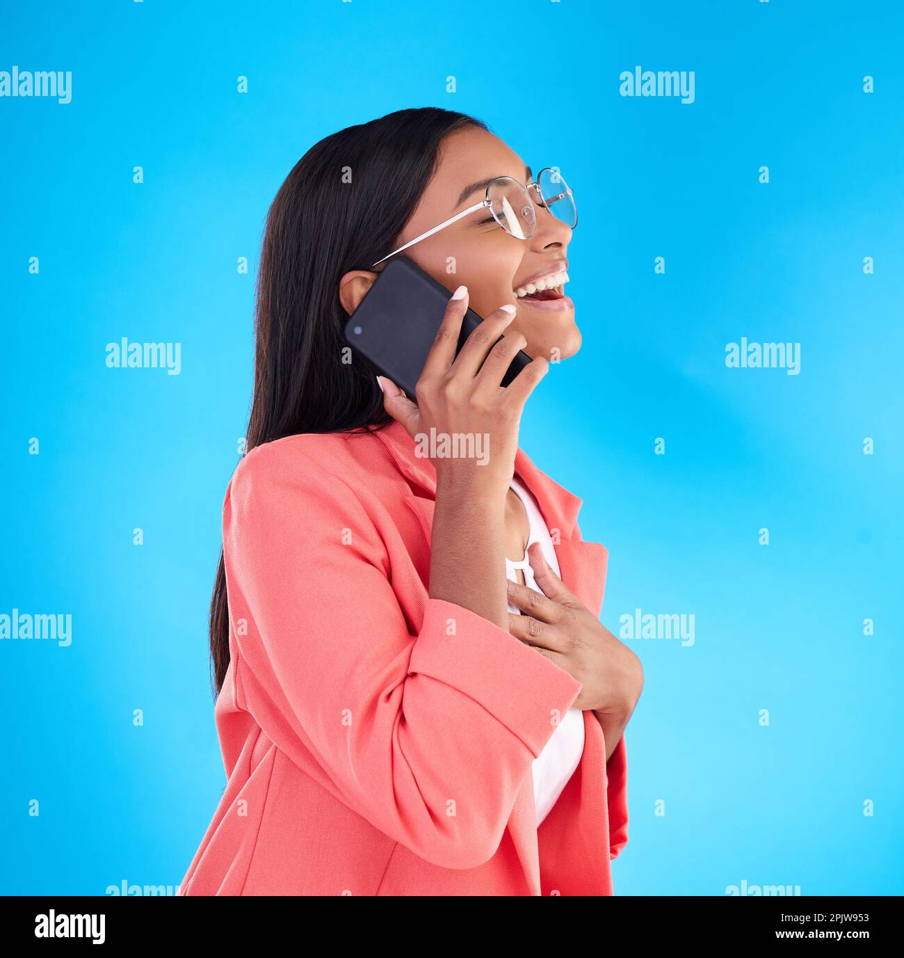 Happy business woman, phone call and laughing for funny joke, meme or ...