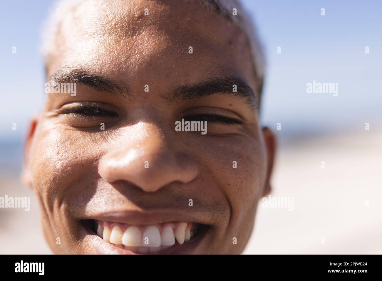 Happy man beach hi-res stock photography and images - Alamy