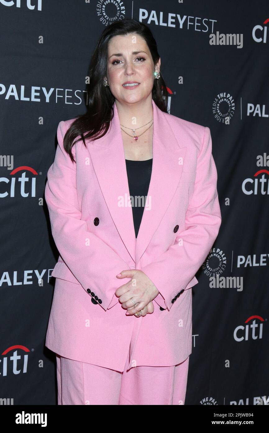 LOS ANGELES - APR 3: Melanie Lynskey at the 2023 PaleyFest ...