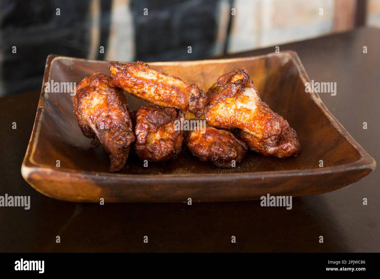 Plate with Kentucky style fried chicken wings Stock Photo - Alamy