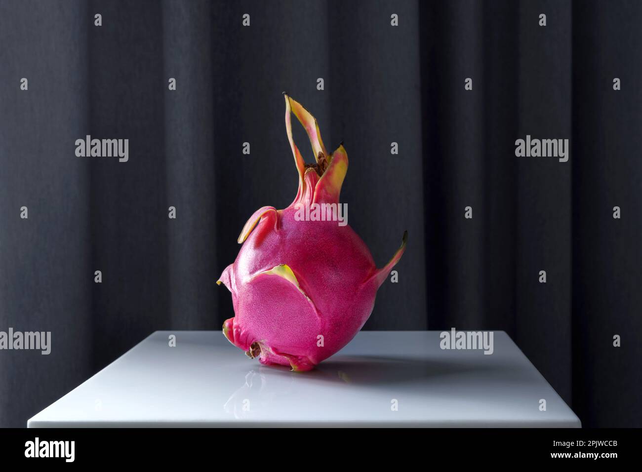 Dragon fruit. Pitahaya. Tropical magenta fruit. Nature mort clean ...